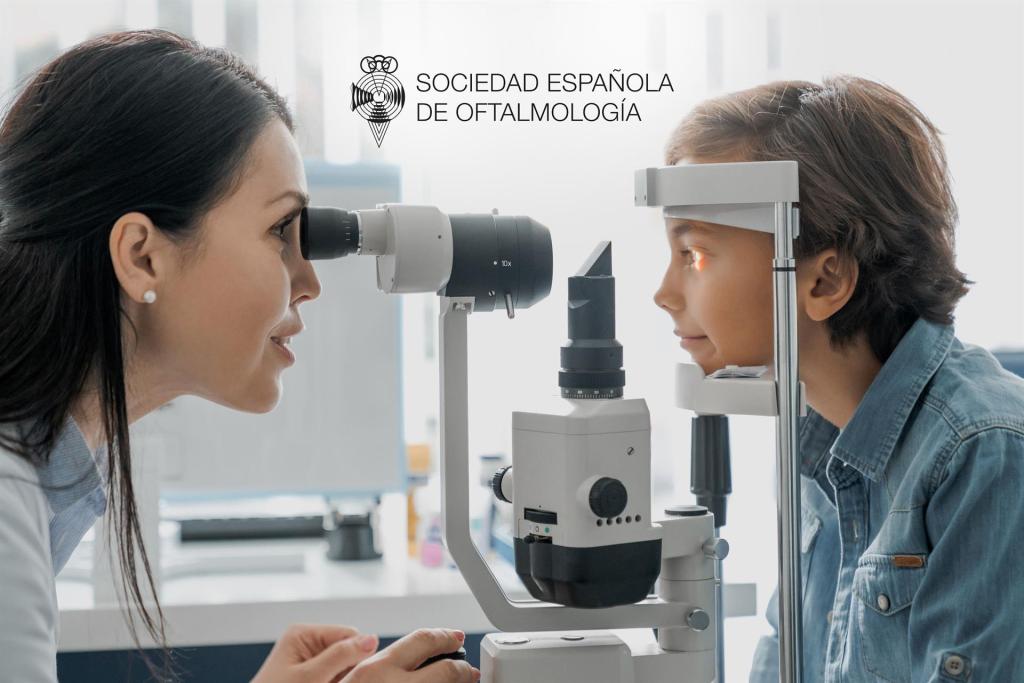 Las revisiones de los ojos deben ser realizadas por los médicos ...