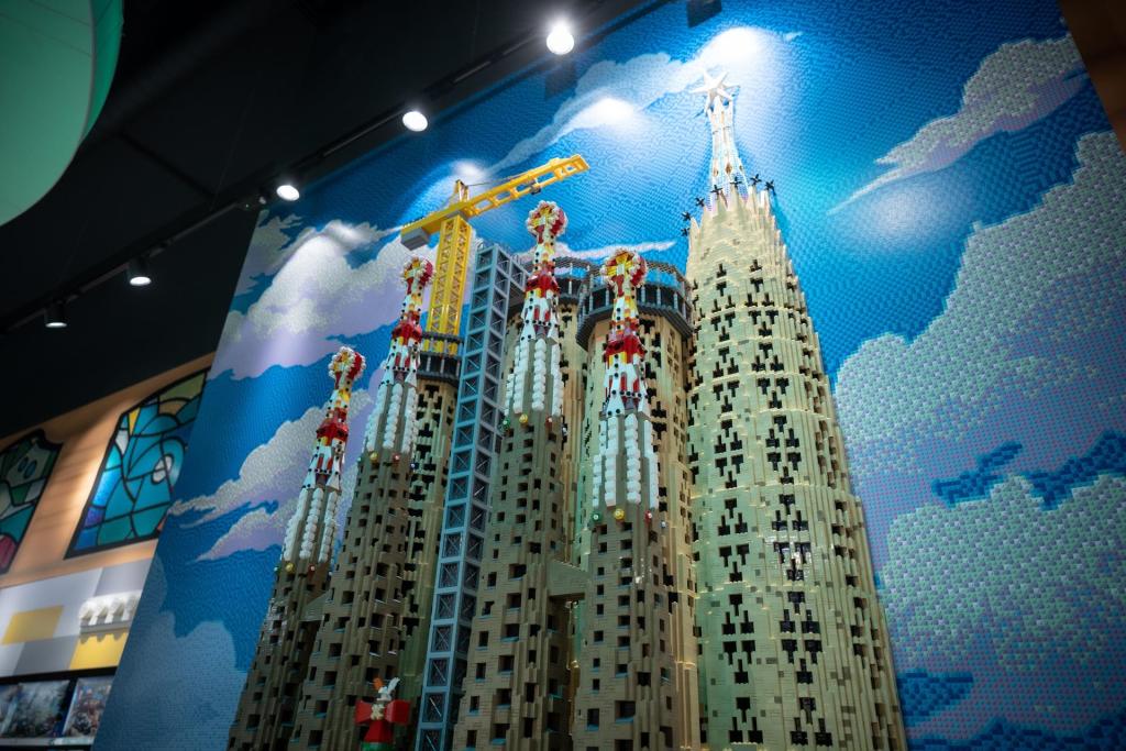 La Flagship Store de LEGO® en Barcelona actualiza su modelo de ...