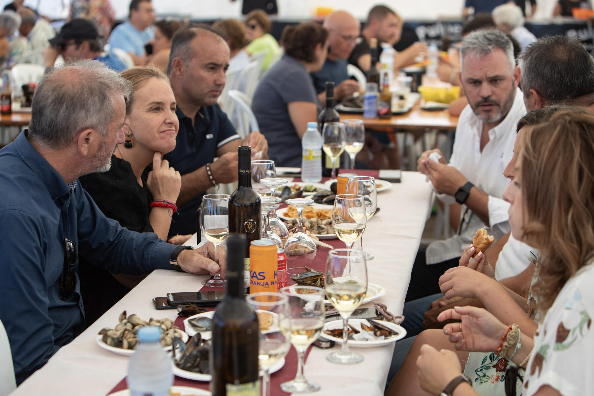 Mejillones y berberechos abren boca en la fiesta que los exalta