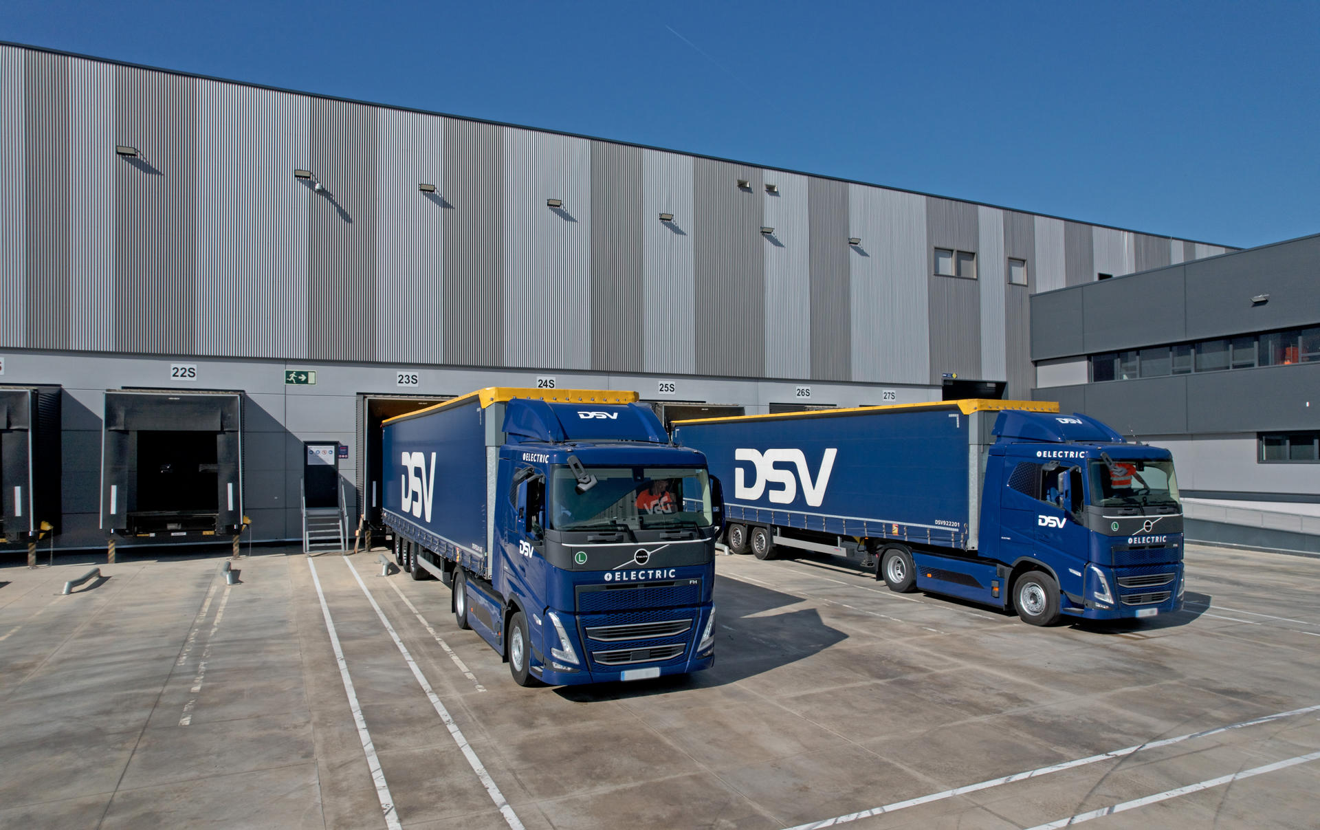 DSV España pone en marcha sus dos primeros camiones eléctricos