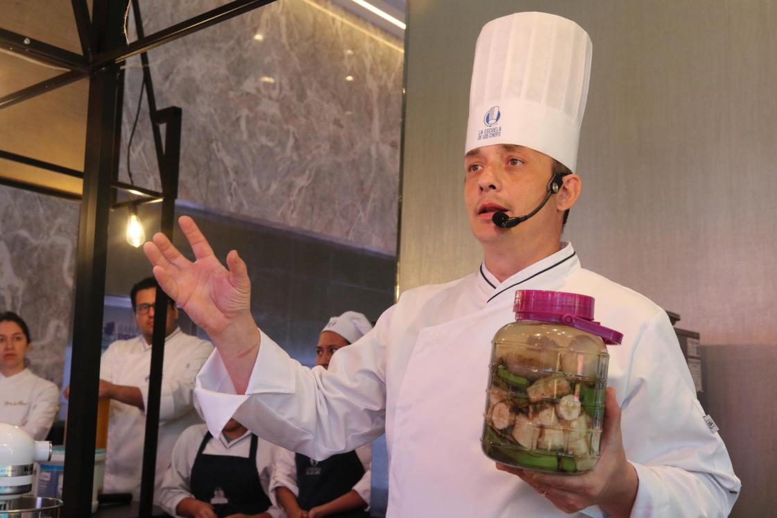 Ecuador chefs showcase banana’s culinary versatility - EFE Comunica